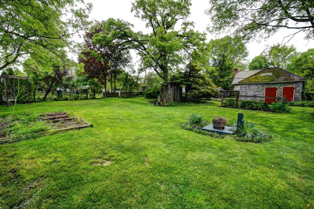 Sweet House Dreams: Grantham-Stone House, 1750 Colonial in Middleway ...
