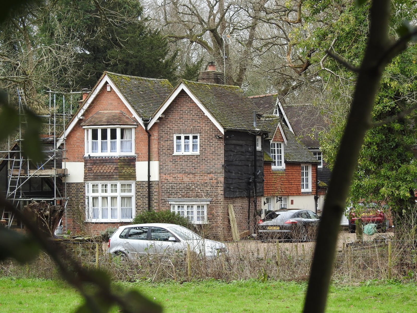 Crawley Old Town: THREE PICTURES: Newstead Lodge, Ifield