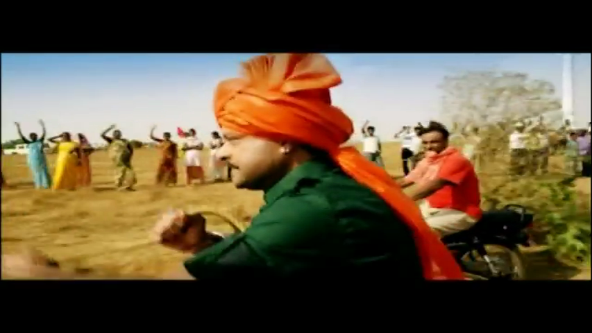 Raanamandi Ekatach Dultoy saree rain wallpapers from movie Sharyat Marathi