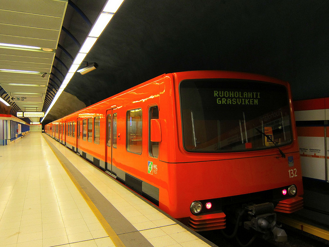 Metro u Helsinkiju ~ F I N S K A