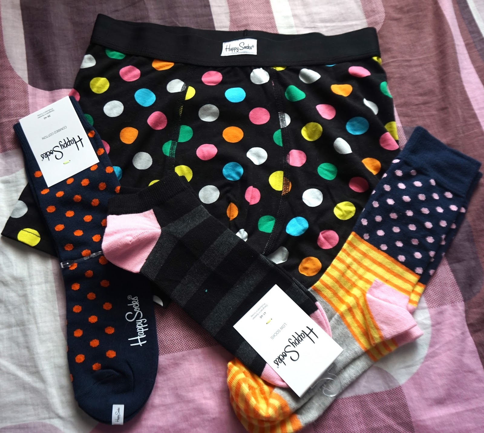 Happy Socks 100 Happy Acts + 5 Easy Ways To Spread Happiness