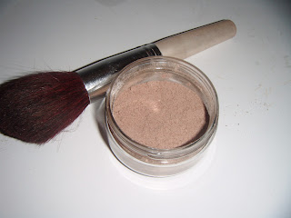 Embrace The Natural In You: MAKE YOUR OWN ALL NATURAL MAKEUP