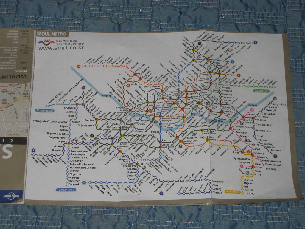 Red Bread Tie: Seoul Subway, Line 1 서울 지하철, 줄 1