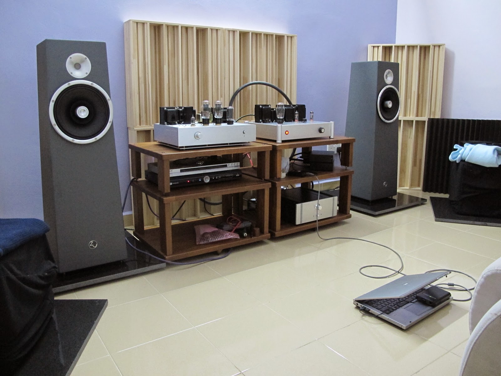 J&K Audio Design: PCL85 Tube Amplifier