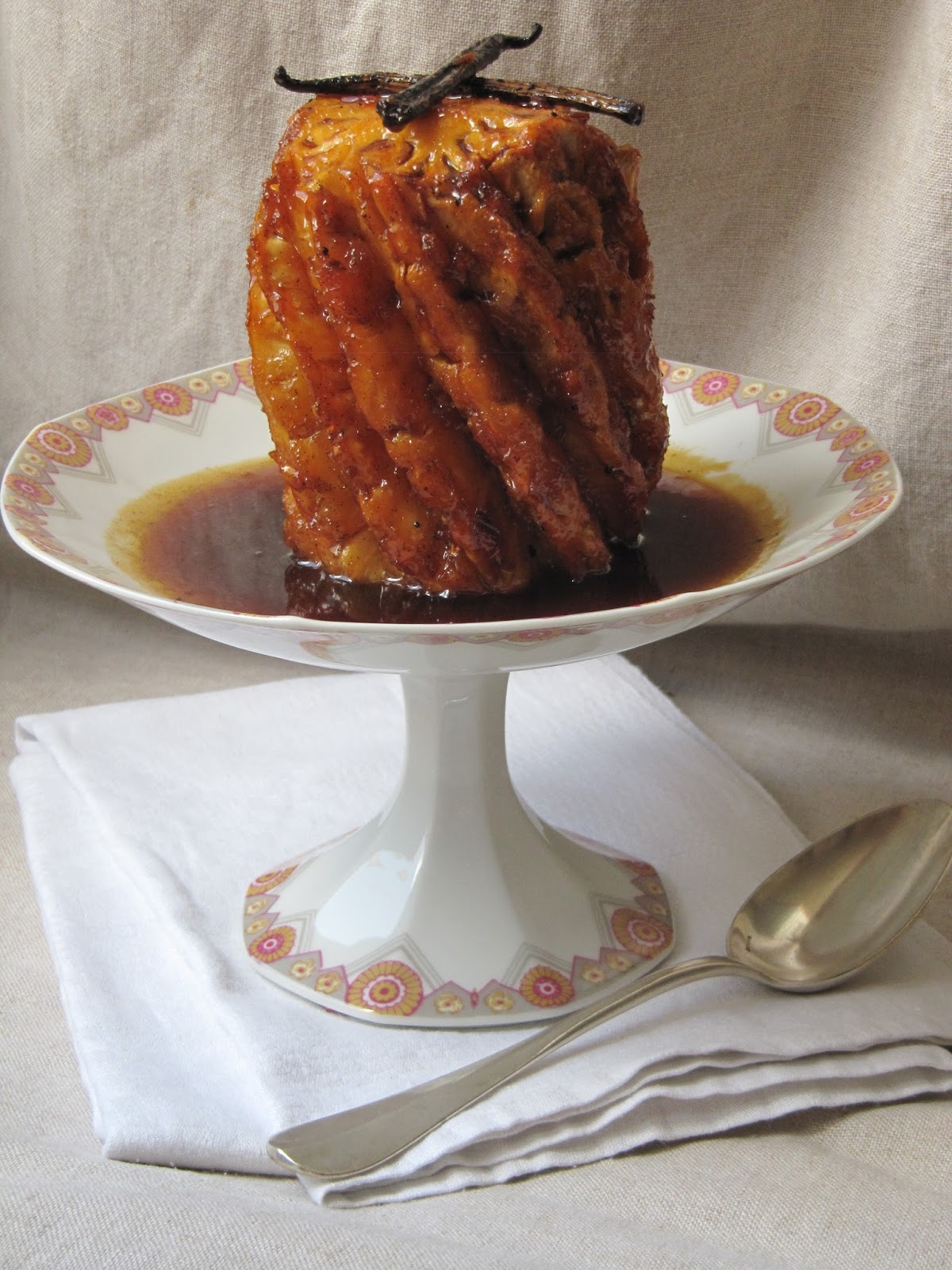 La cuisine d'ici et d'ISCA: Ananas rôti au beurre salé