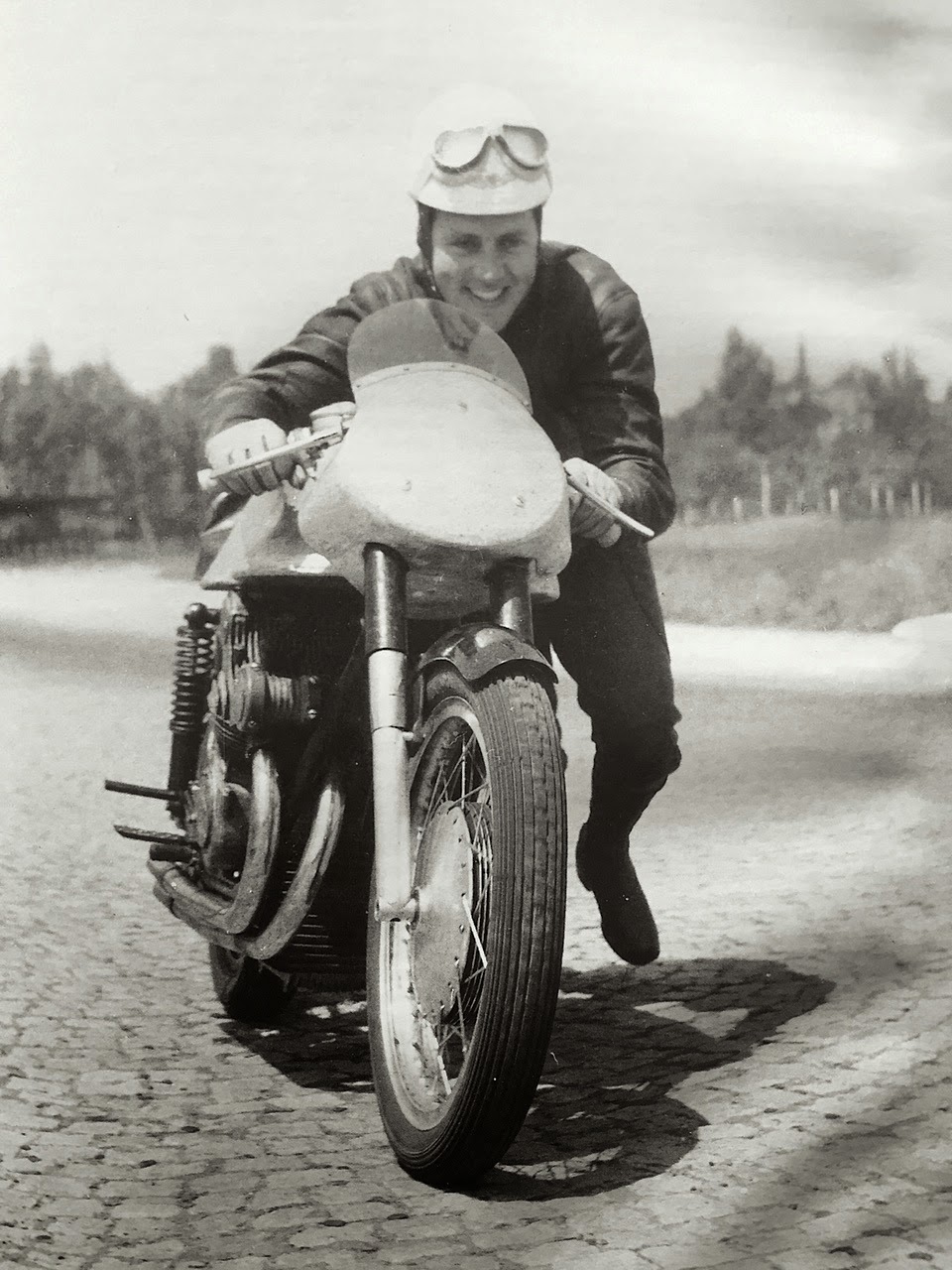 Vale, Geoff Duke; World Champion, Gentleman | Triumph Motorcycle Forum ...