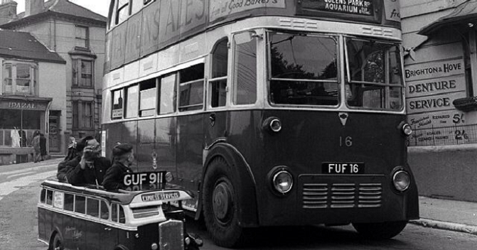 ZEPHYRINUS.: The World's Biggest Bus Has Been Seen In Brighton, England.