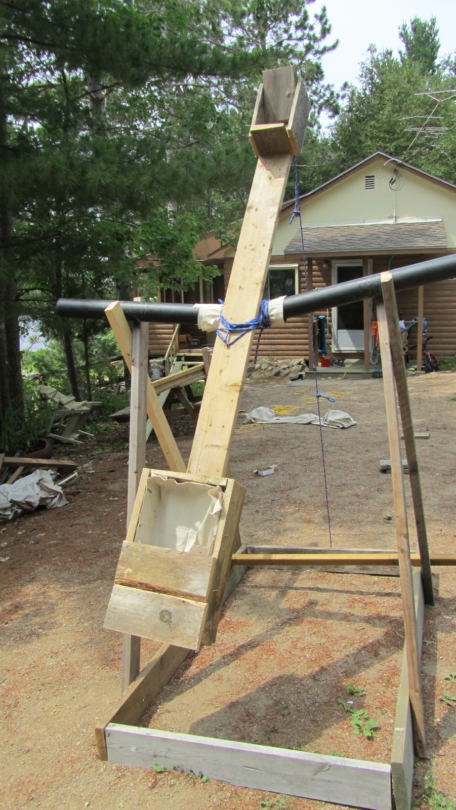 Stup1dN00bs: Homemade Catapult!