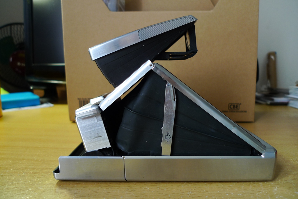 Don't think, Just film!: Polaroid SX-70 Land Camera