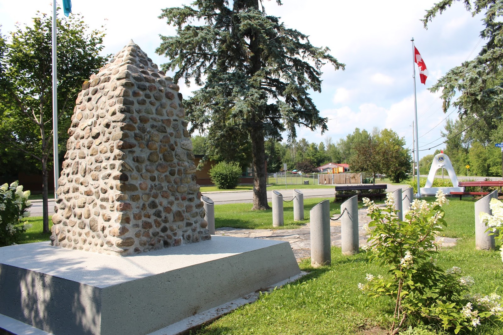 Memorials in Ottawa: Vars Cenotaph