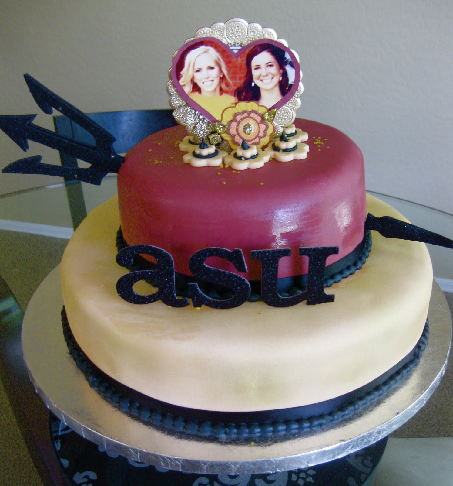 The Cake Baketress: Maroon and Gold Girls!