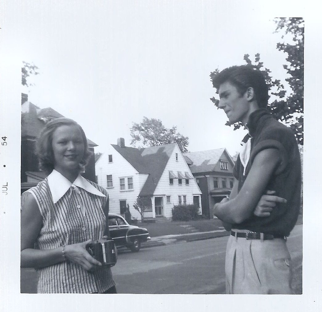 50 Candid Vintage Photographs of People With Their Cameras From the ...