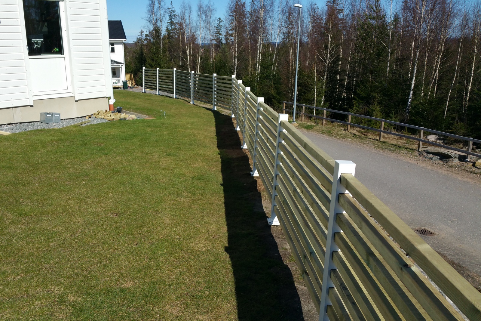 Vårt hus blir till: Staket växer fram