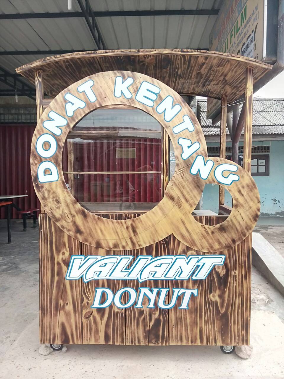 Gerobak donat kentang unik - Debby Anita