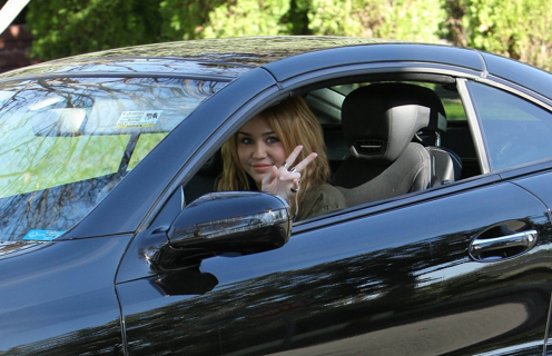 The new car from Miley Cyrus: Mercedes SL550-Garage Car