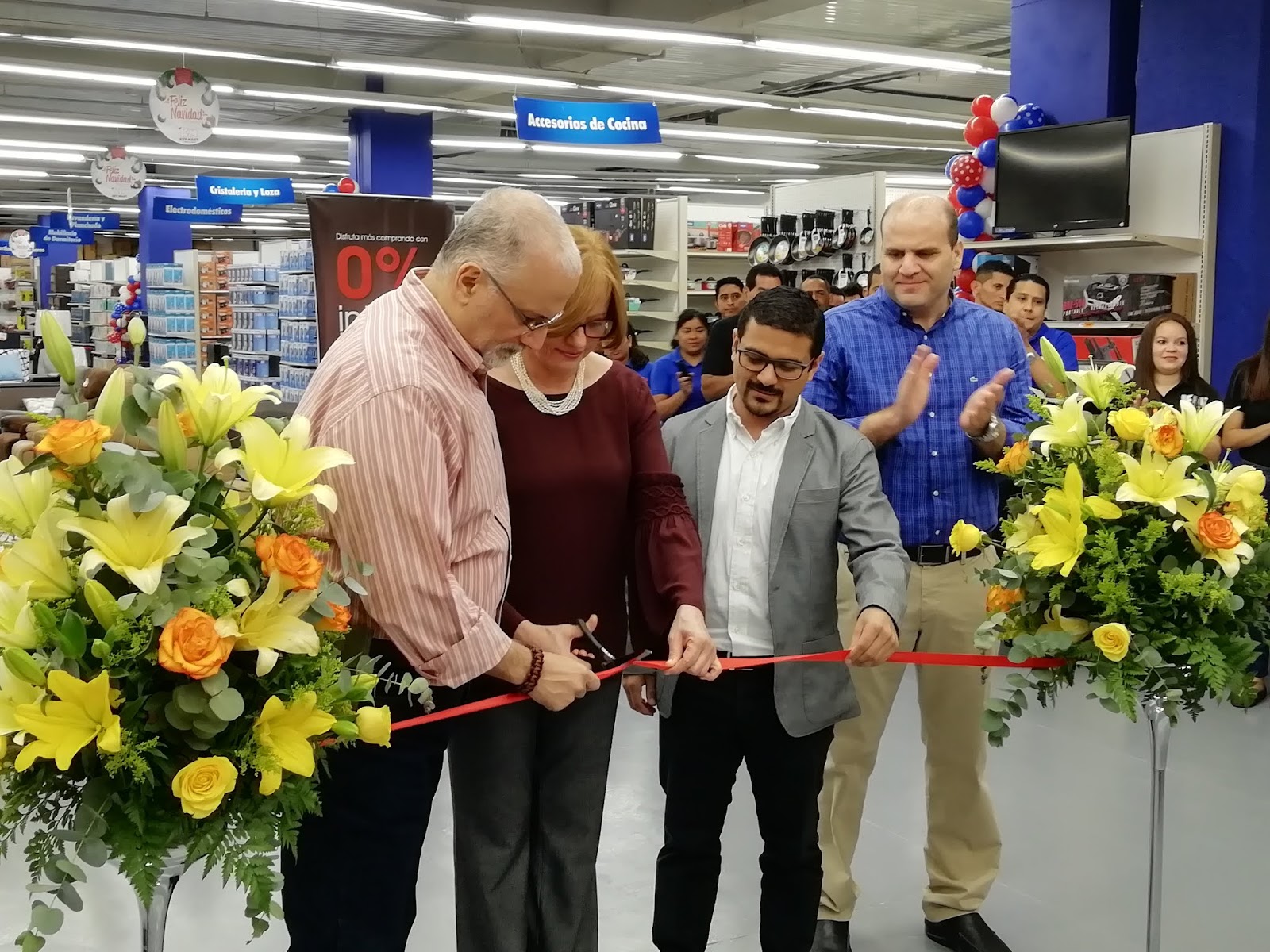 KEY MART INAUGURA SU TIENDA EN CASCADAS MALL