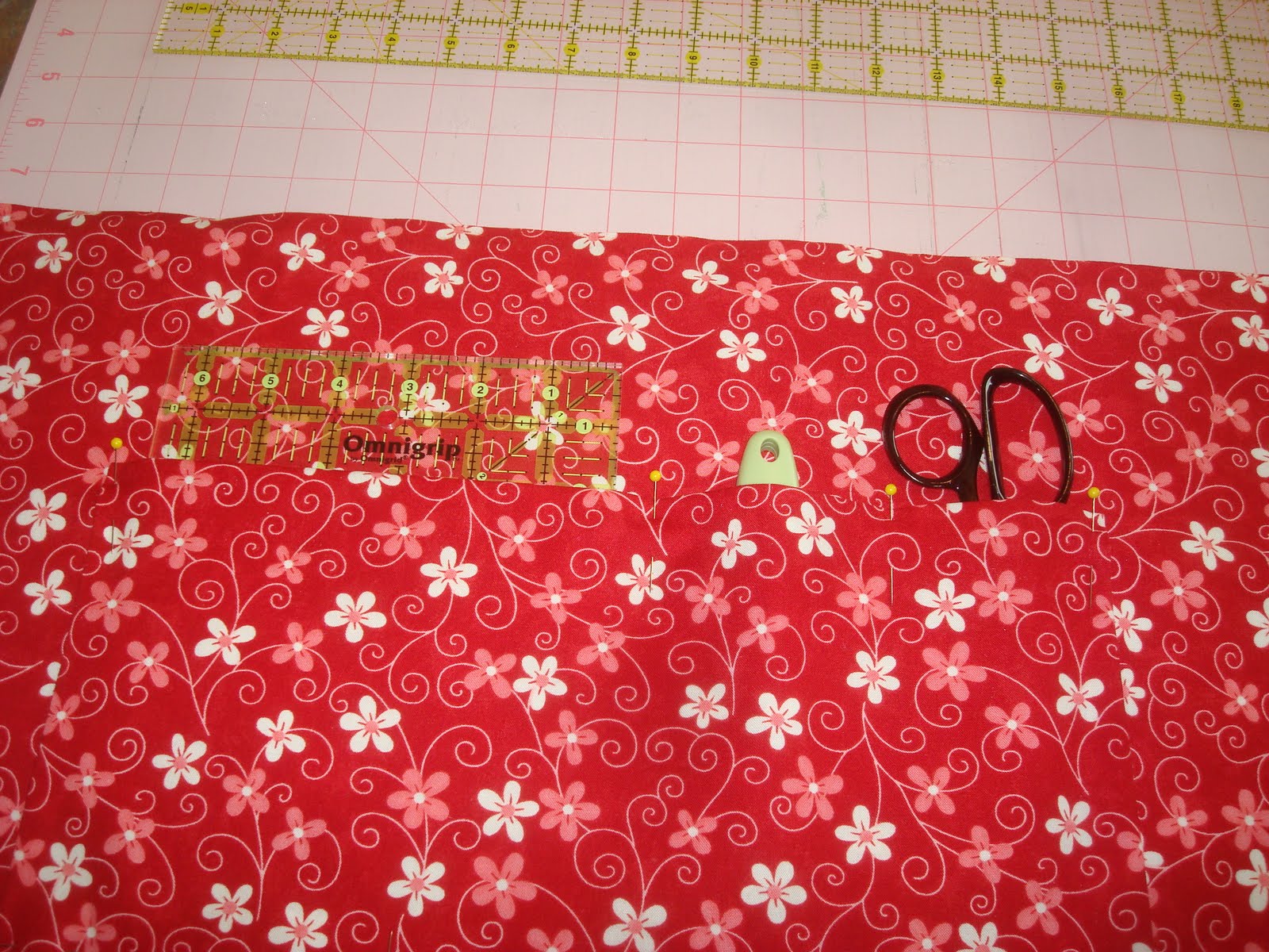 Because I say sew ;) : Tutorial for cutting mat tote