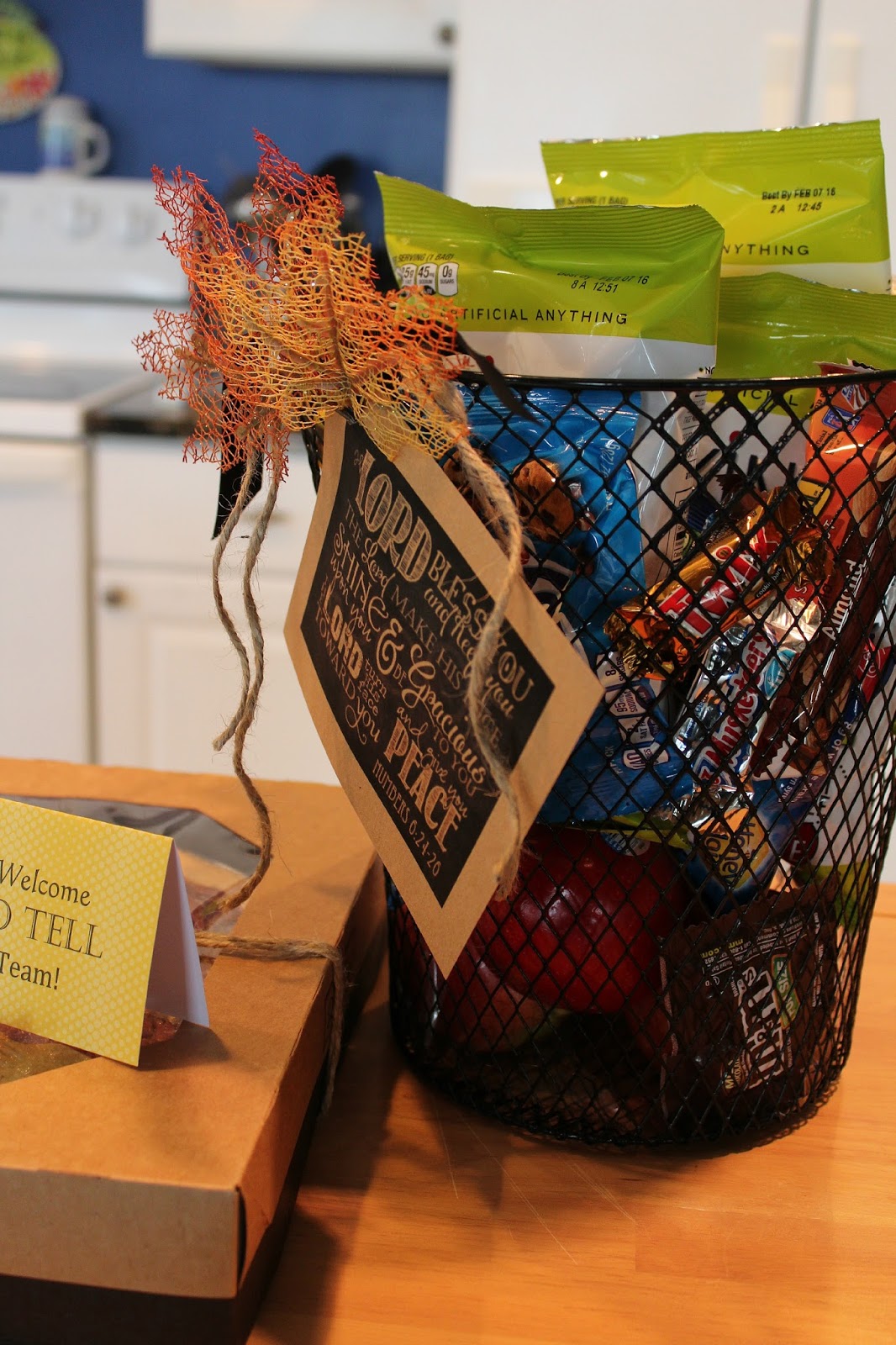 Ramblings of a Southern Girl: Frugal Fall Hospitality Baskets