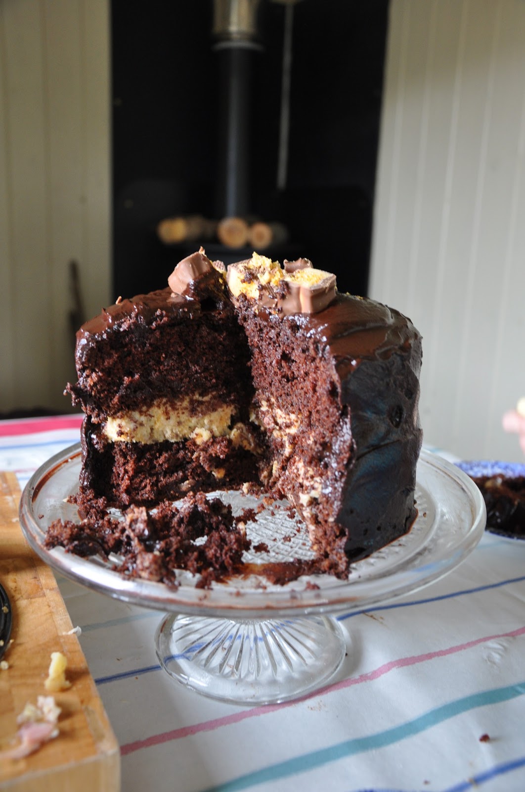Mariposa Cakes: Chocolate Crunchie Cake