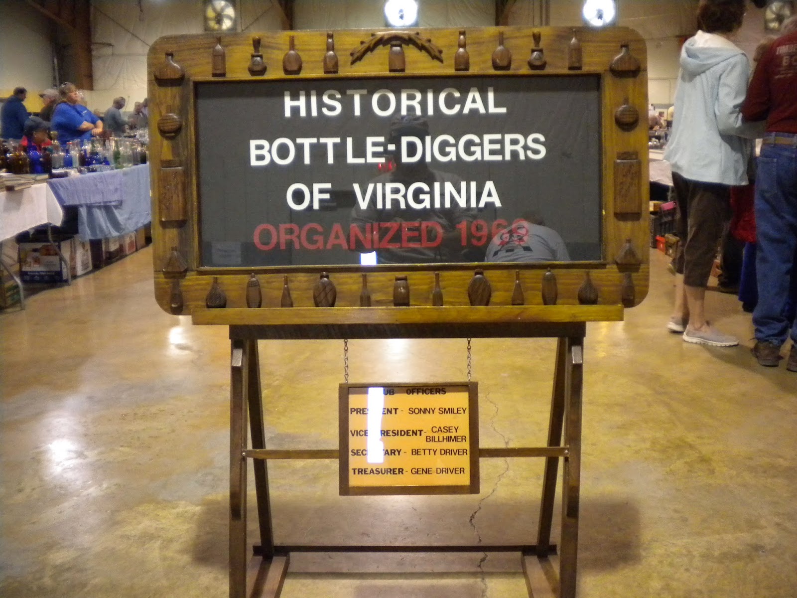 RightsideVA: The Historical Bottle Diggers of Virginia bottle show...
