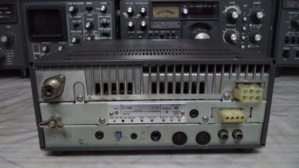 MEDAN RADIO: Icom IC-725