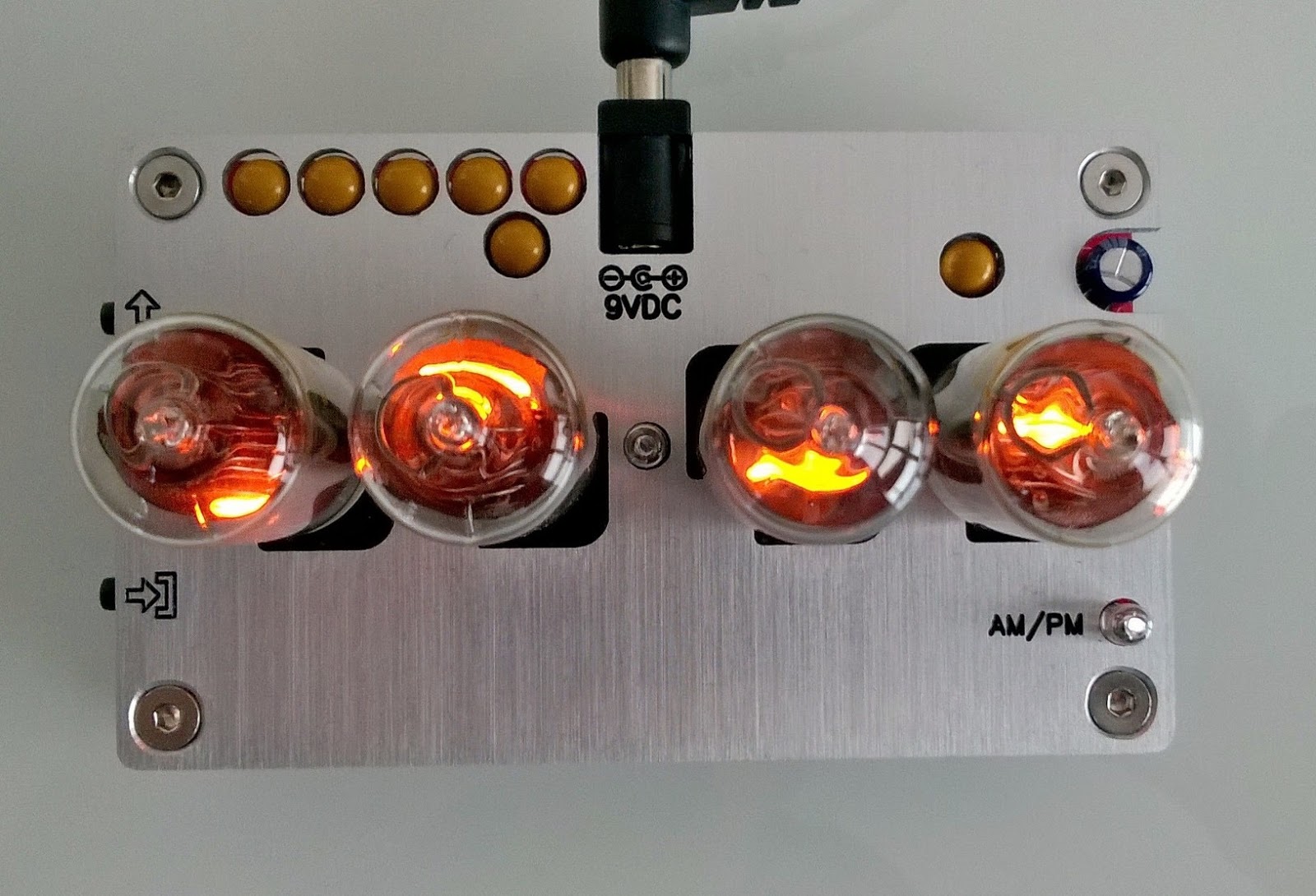 betatronics: The ZM1000 Nixie tube clock: The new look