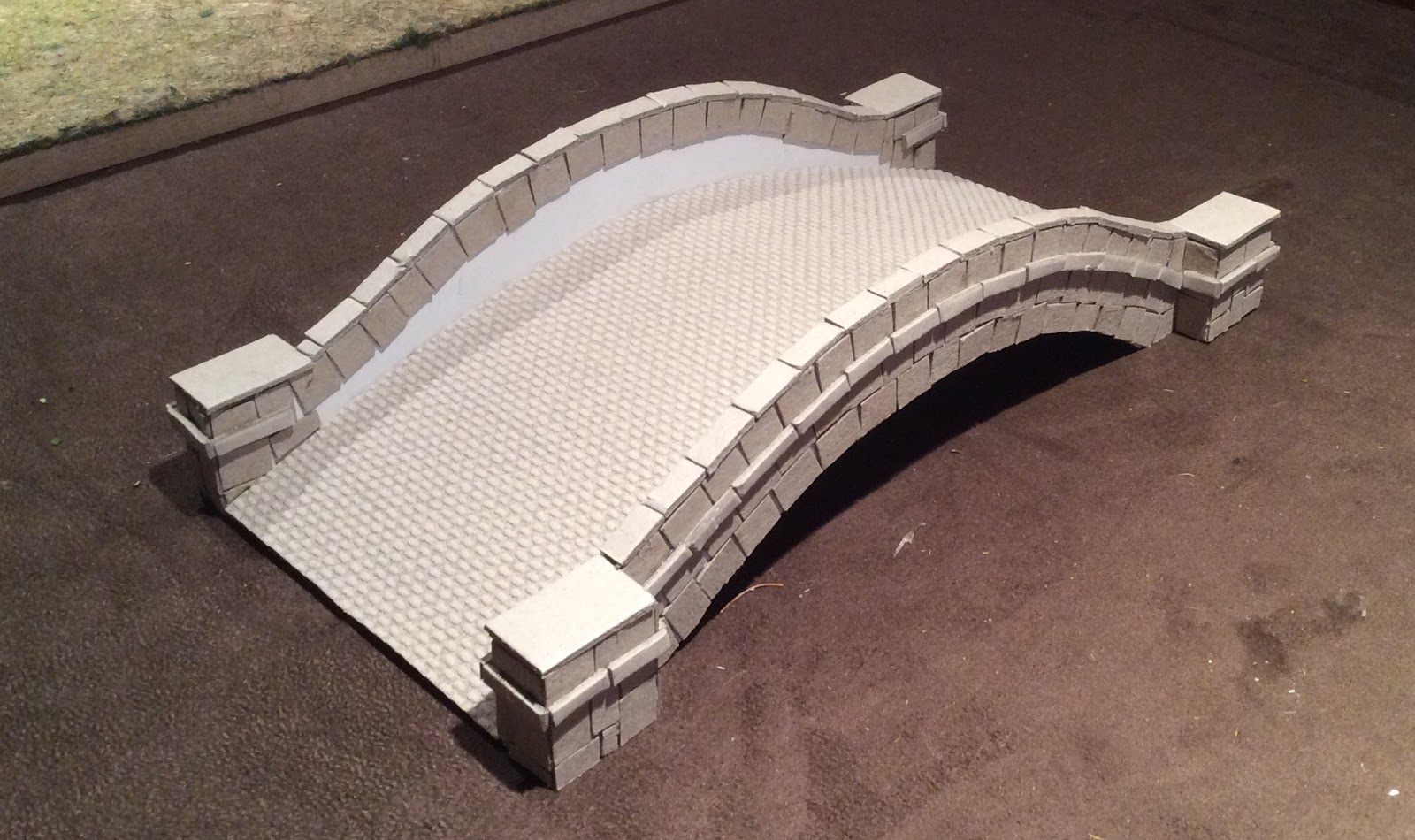 wargamesinthedungeon: Cardboard Bridge : 28 mm