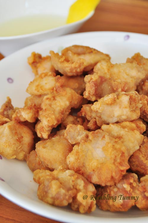 Rumbling Tummy: Fried chicken with lemon sauce
