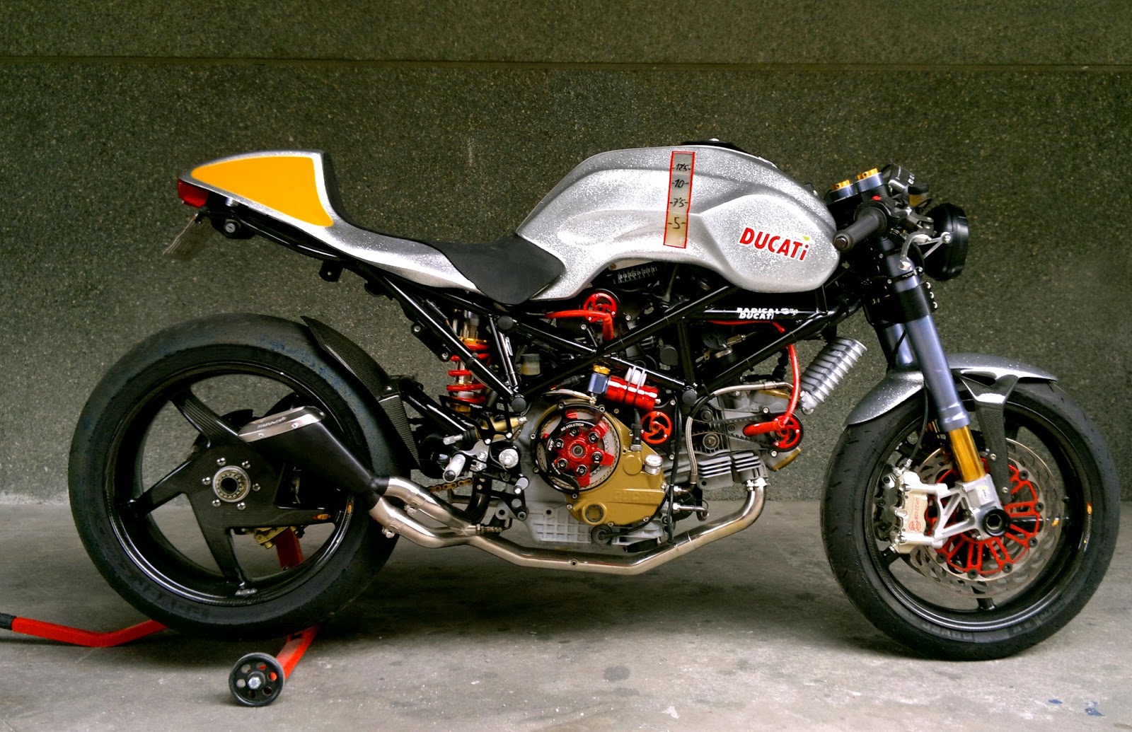 Racing Cafè: Ducati "Silver Shotgun" 2013 by Radical Ducati