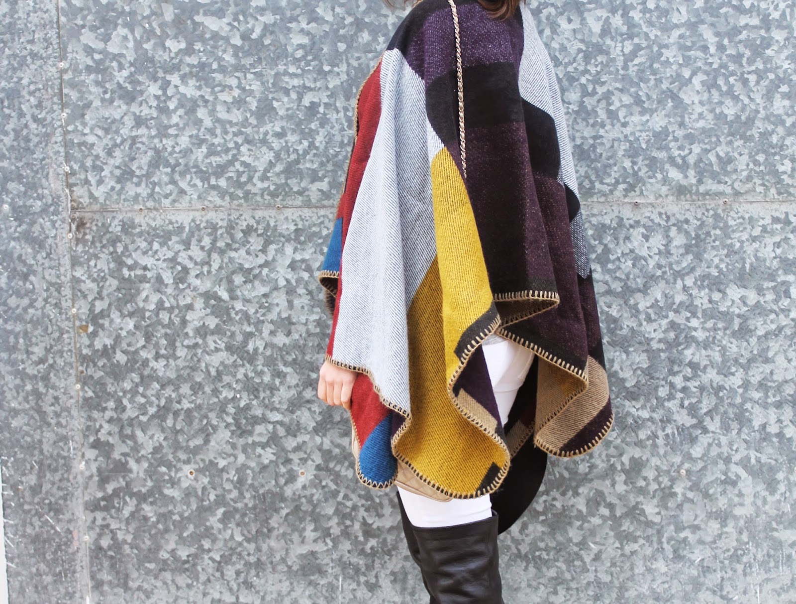 NUNCA ES DEMASIADO ROSA: LA CAPA