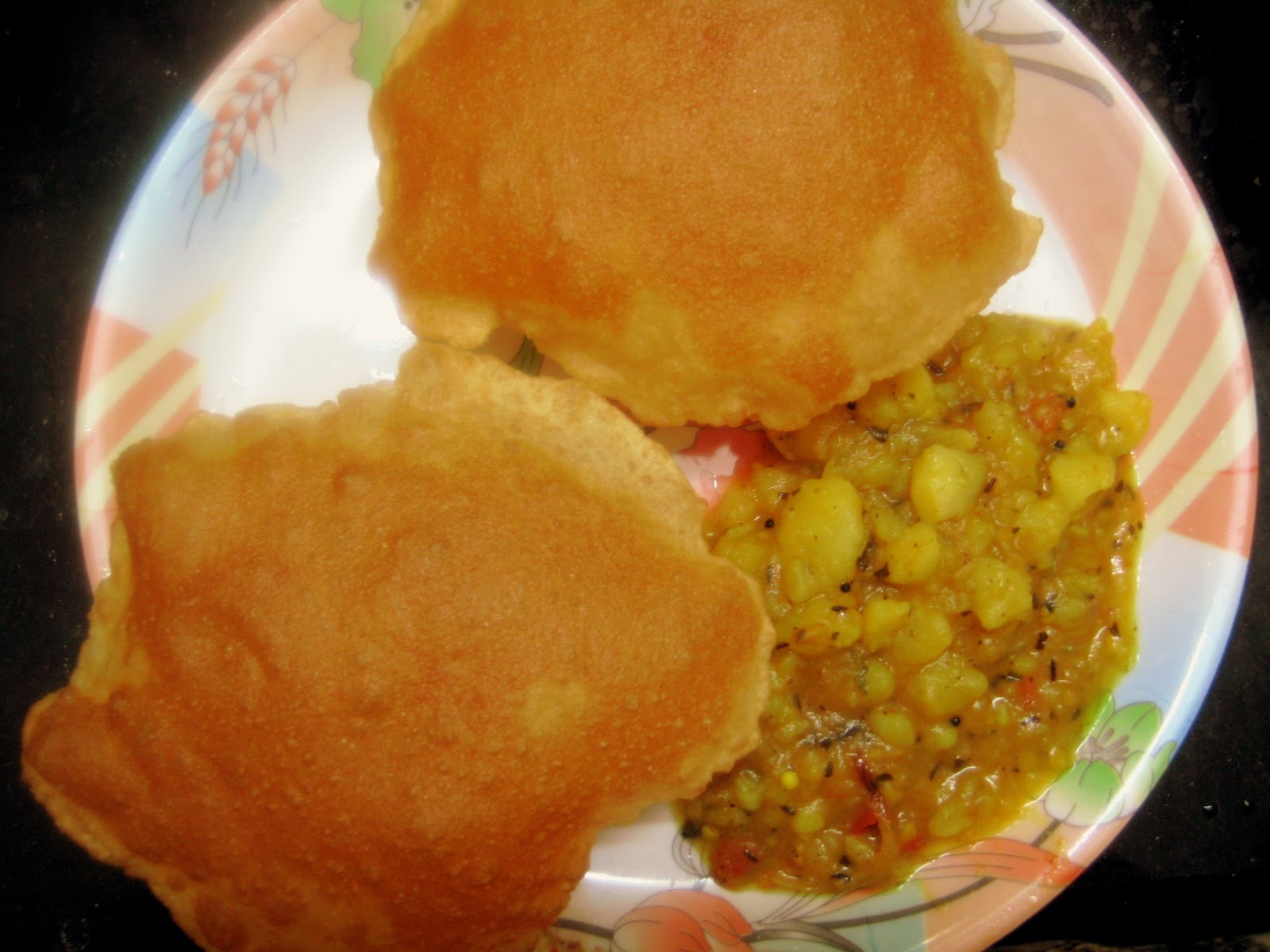 madhuri's kitchen: Poori Aloo Sabji / Poori Dumpala Koora / Poori ...