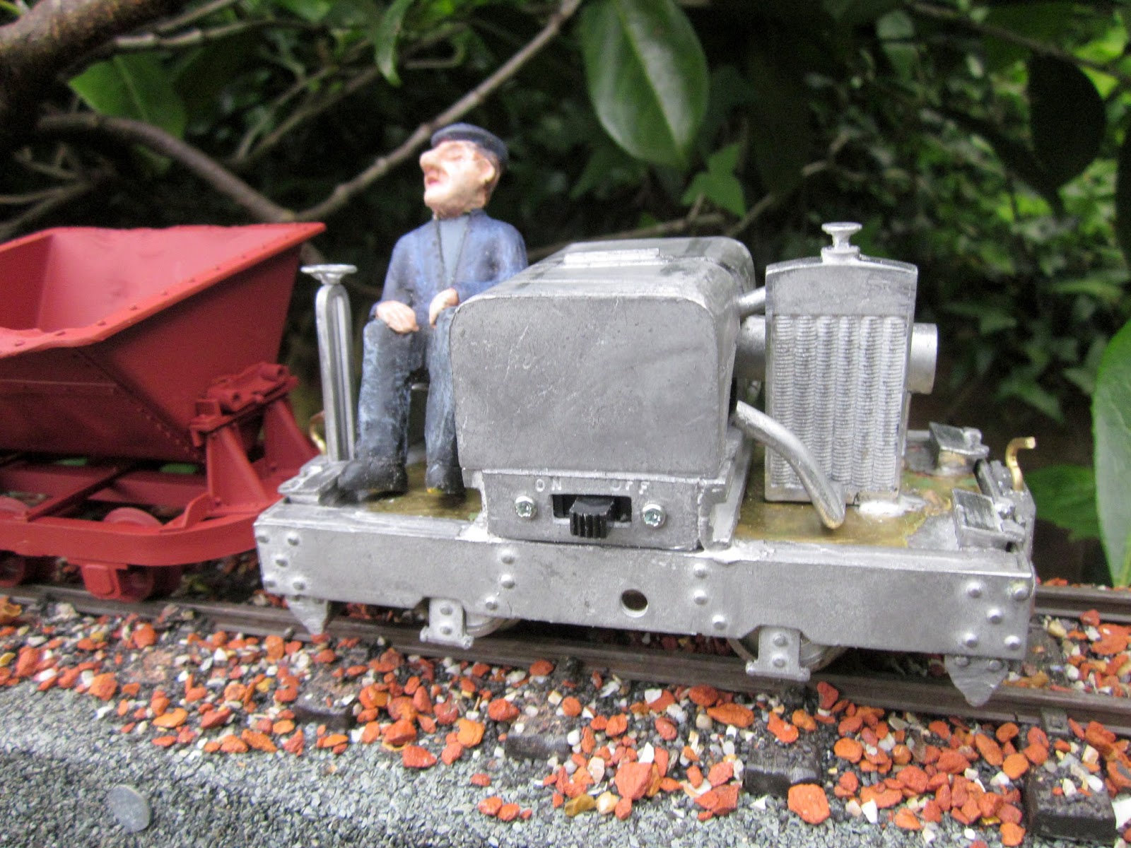 Peckforton Light Railway: How I constructed a plate frame Simplex loco ...