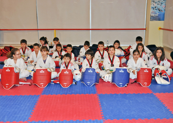 Α.Σ TAEKWONDO "ΑΣΤΕΡΑΣ ΛΟΥΤΡΑΚΙΟΥ": ΦΩΤΟΓΡΑΦΙΕΣ ΣΧΟΛΗΣ ΤΑΕΚΒΟΝΤΟ ΛΟΥΤΡΑΚΙΟΥ