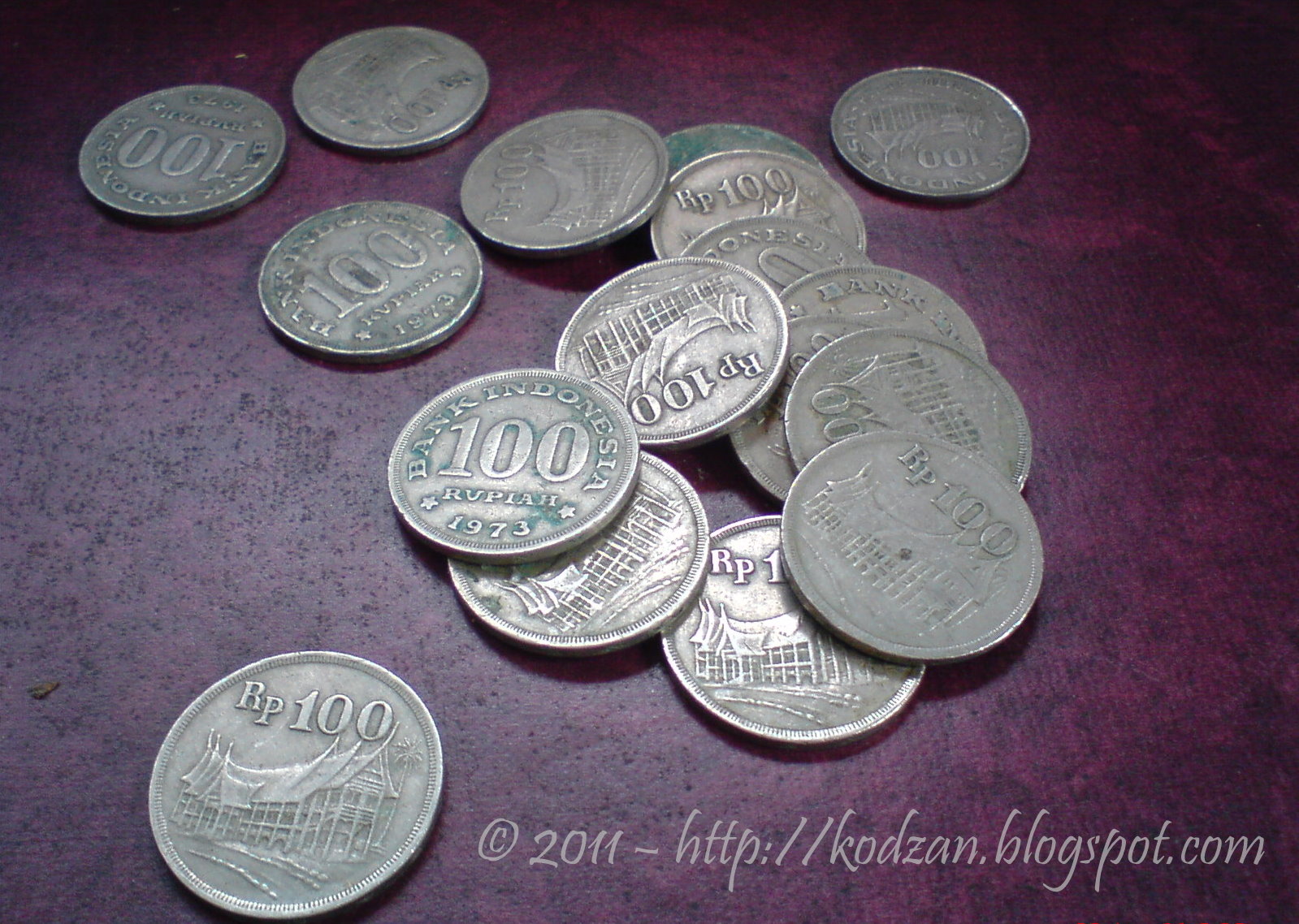 Uang logam Indonesia Rp. 100,- Tebal Tahun 1973