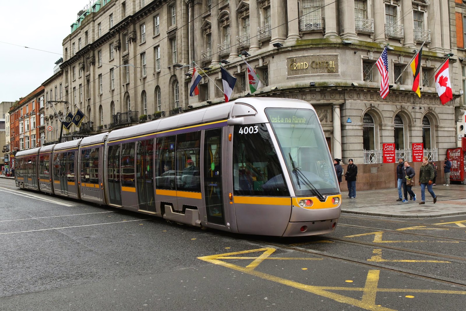 Richard's Tram Blog: DUBLIN LUAS AT EASTER 2015 - Luis Vieira