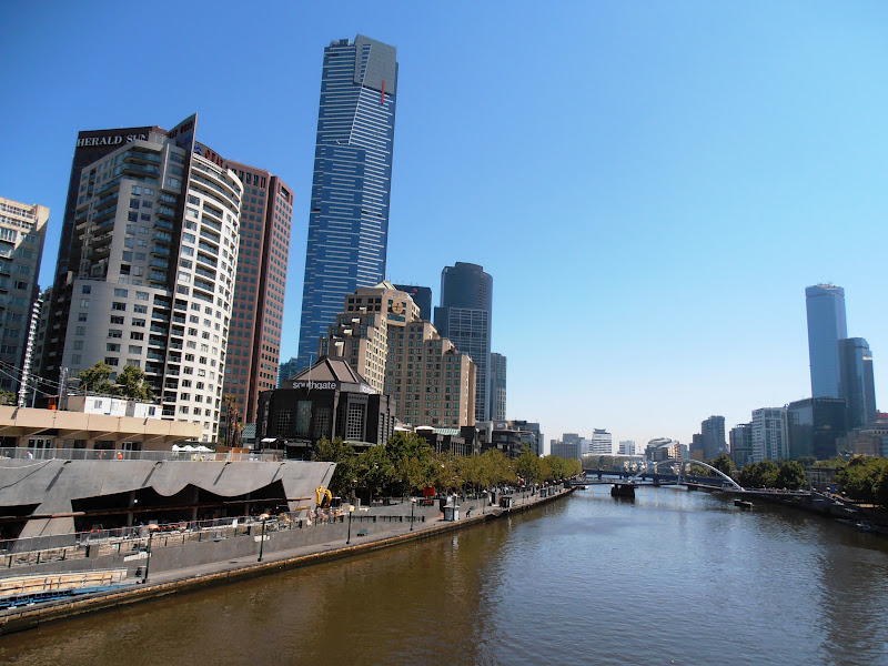 The Clarke's Aussie Adventure: 14 February 2012 - Sundowner Rockbank ...