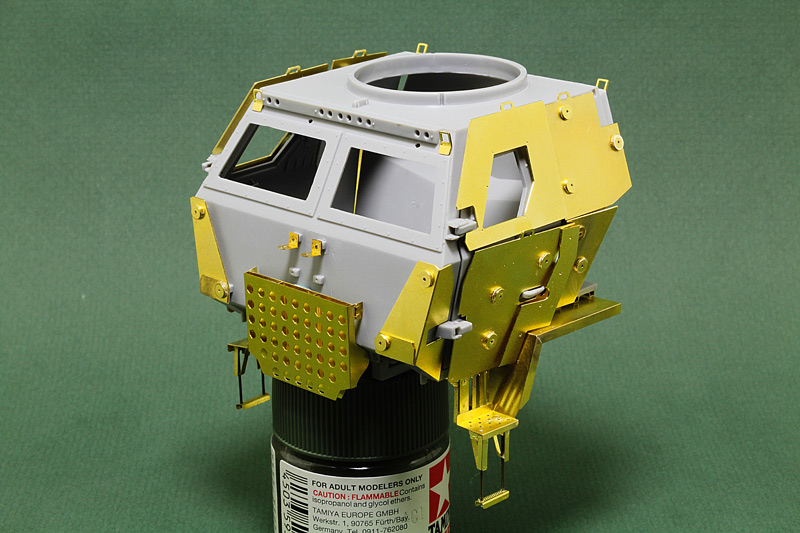 ARMOURED FIGHTING VEHICLE: ....... M1078 LMTV (Armor Cab)