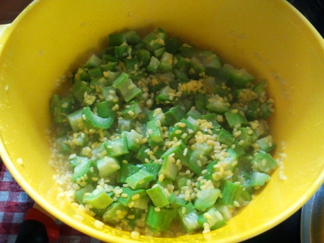 Waldorf's Kitchen: Recipe - Dodka (Ridge Gourd/ Toorai/ Turia) Sabzi