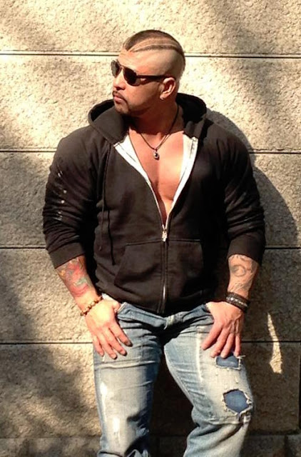 Beefcakes of Wrestling: Muscle Monday : The Bodyguard