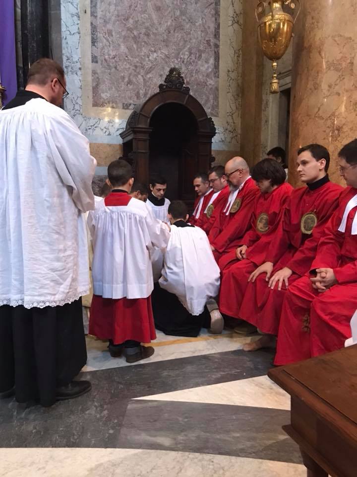 New Liturgical Movement: FSSP Maundy Thursday in Rome
