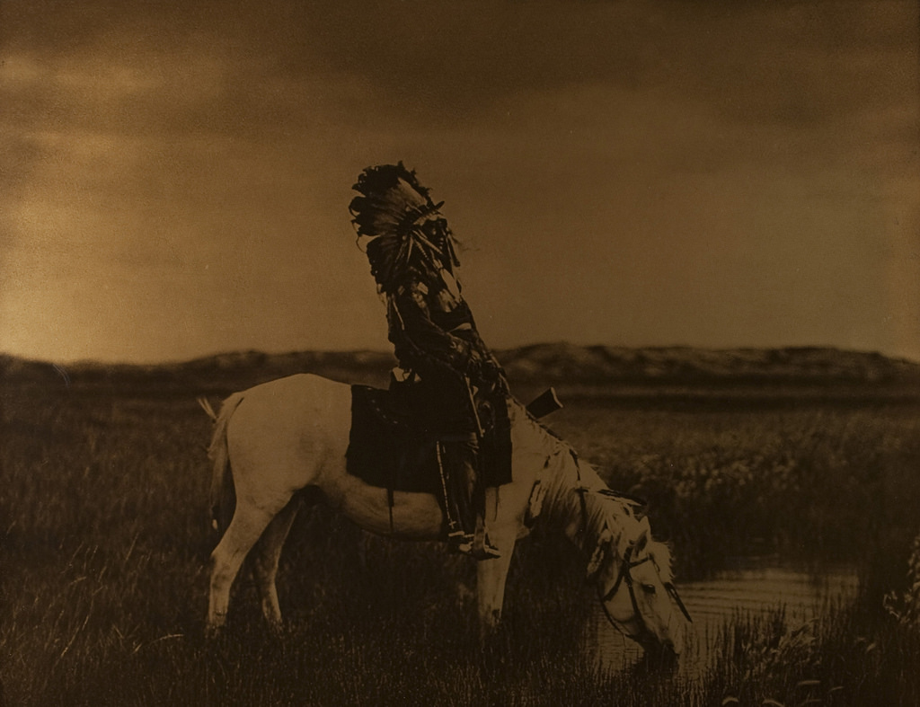 50 Incredible Pictures Show Everyday Life of Native American People ...