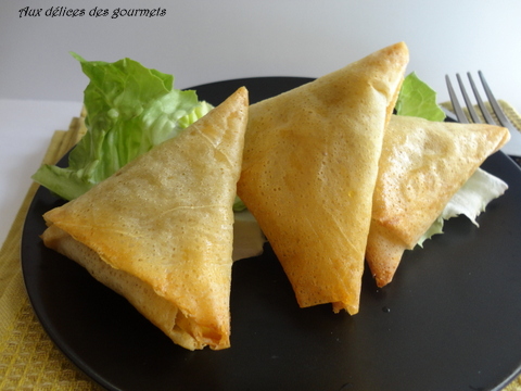 Aux délices des gourmets: SAMOUSSAS AU MOZZARELLA ET TAPENADE VERTE
