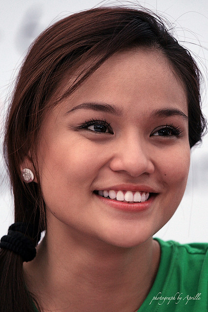 Filipinas Beauty: TV Host 'Rakista' Julia Clarete