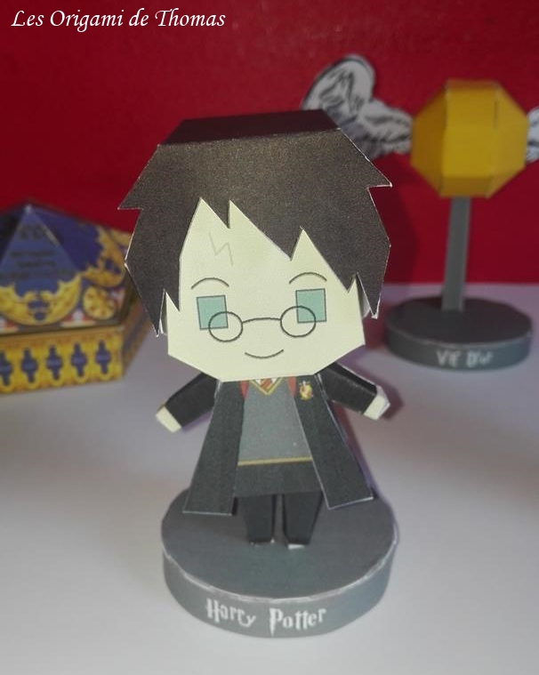 Harry, Ron, Hermione et le vif d'Or d'Harry Potter en papercraft