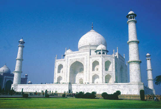 tourism wonders: The Taj Mahal, India