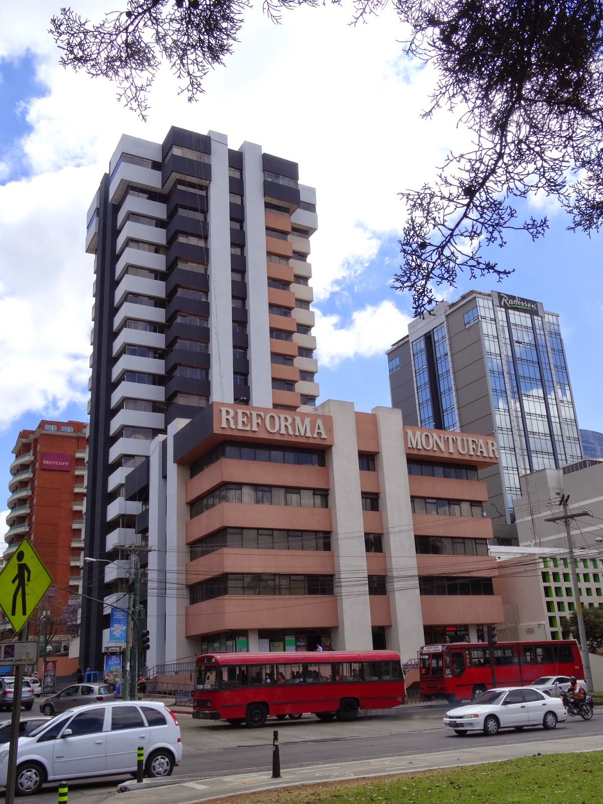 Roger Chang Guzmán: AVENIDA LA REFORMA - GUATEMALA