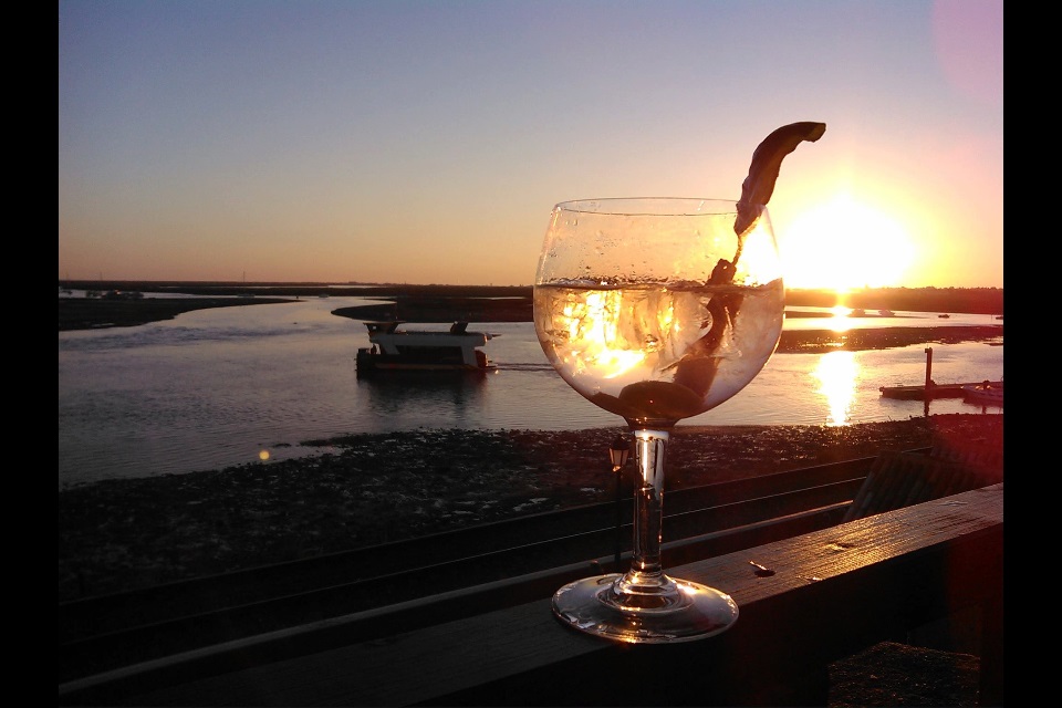 Top 5 Bares em Faro - Mulheres por acaso