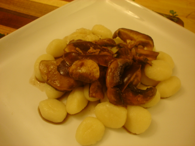 anymonkeycan: MUSHROOM GNOCCHI MARSALA WITH MINT & WALNUTS (a 2-3 ...