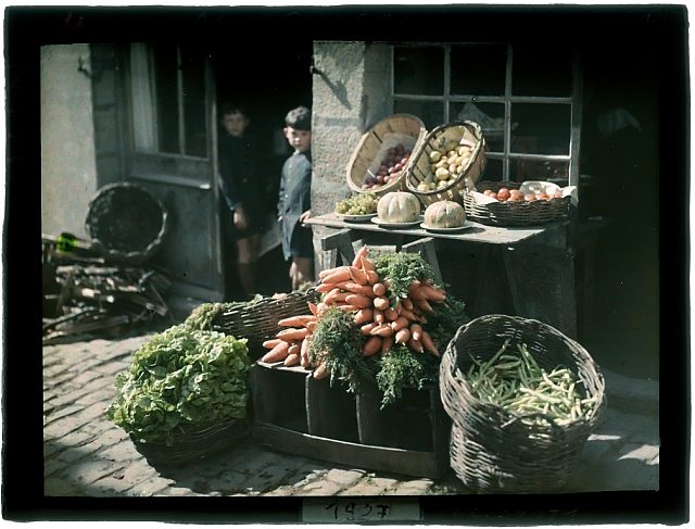 The Early 20th Century through the Eyes of Autochrome