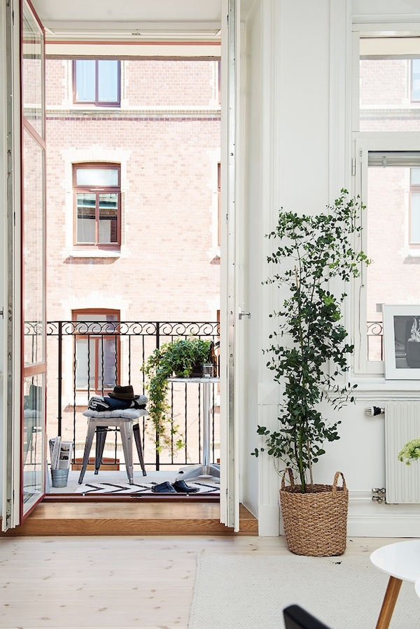 my scandinavian home: Spring has sprung in a lovely Swedish space